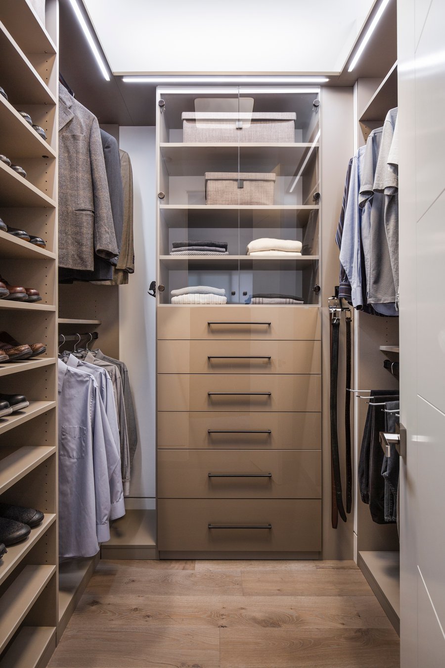 Creating Your Dream Closet: A Guide to Personalizing Your Custom Design