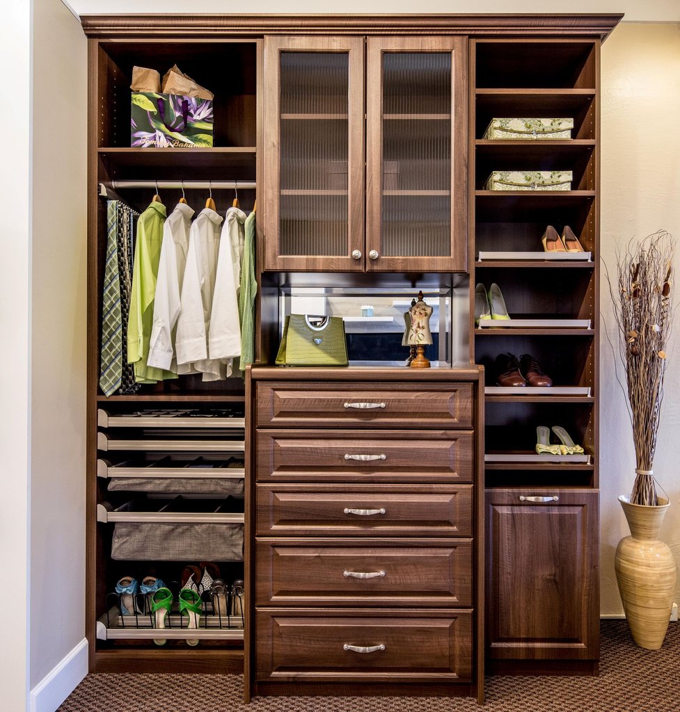 Custom Closets & Cabinets for your Bedroom